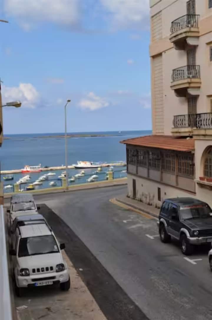 Central, Spacious Apartment With Sea Views - Malta