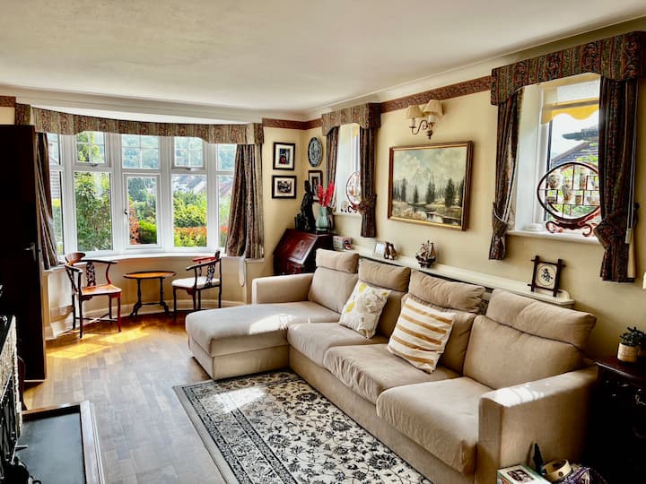 Superb & Cosy House On Surrey - Redhill