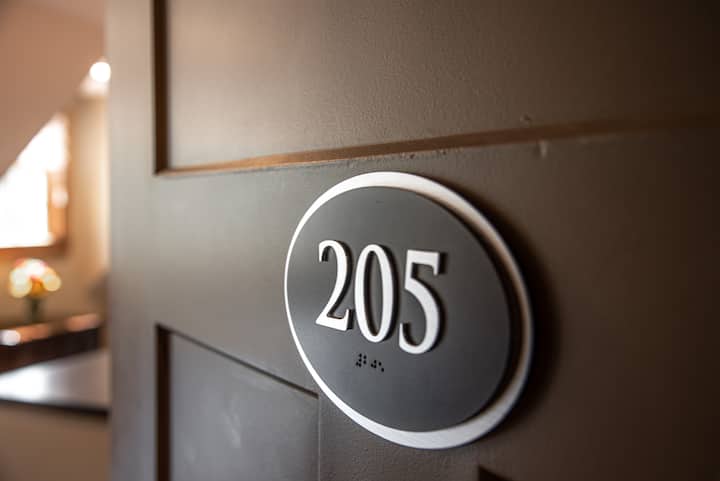 Brook Bound Inn-main Lodge-suite W/pullout Room205 - Wilmington, VT