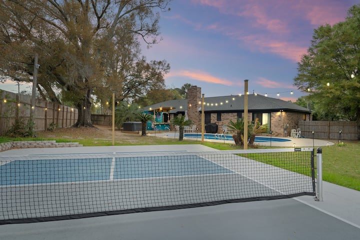 Private Pickleball Court W/ Pool & Hot Tub - Spring Lake, Cantonment