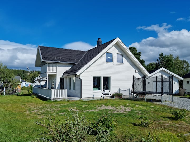 Koselig Villa Med God Plass! - Alta