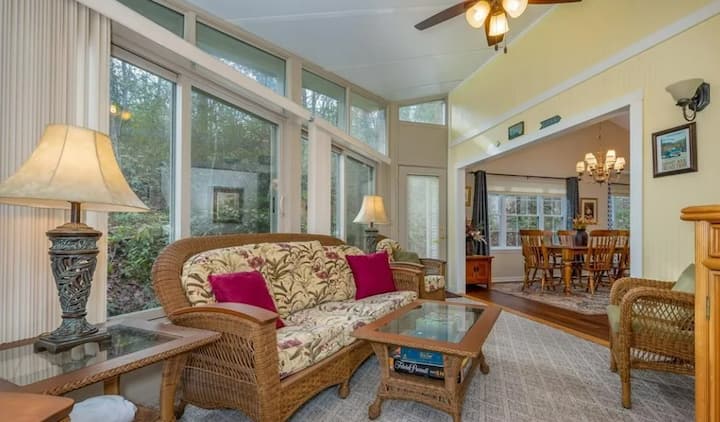 Private Lake Lure Home W Hot Tub - Lake Lure, NC