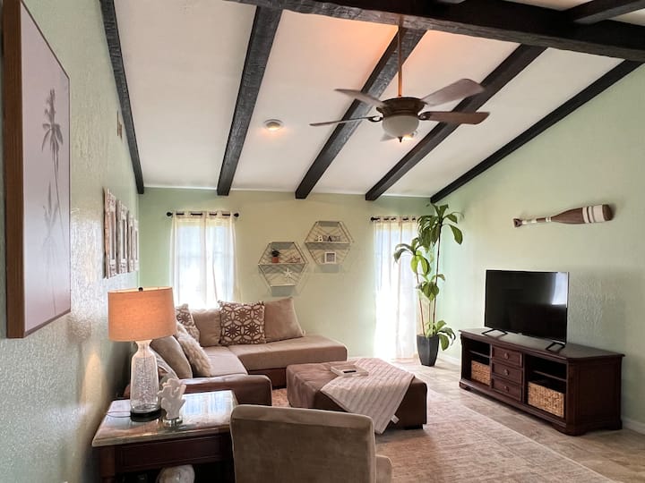 Beautiful Bungalow By The Bay - Punta Gorda, FL