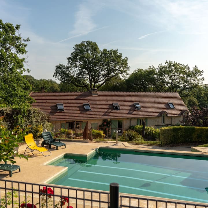 Grande Gîte Avec Piscine - Ouvert Toute L'année - Dordogne