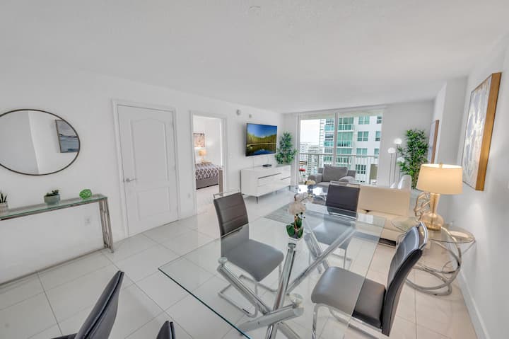 Ocean View 1 Bed 1 Bth • Brickell - Miami