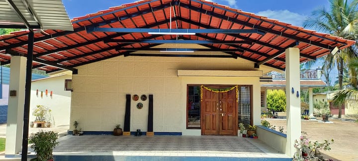 Meeslu Mane Double Room Balcony - Belur