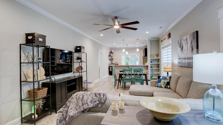 Quiet Beach Retreat Close To The Beach & Boardwalk - Carolina Beach, NC