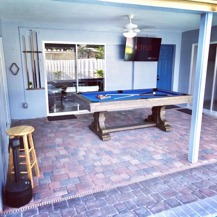 West Palm Beach Heated Pool - West Palm Beach, FL