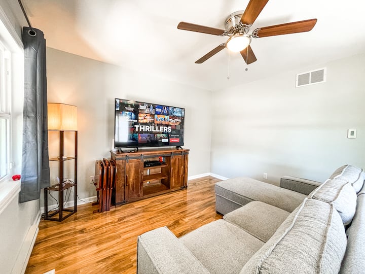 New Bungalow! | Central Location Near Fairgrounds - Pueblo Zoo, Pueblo