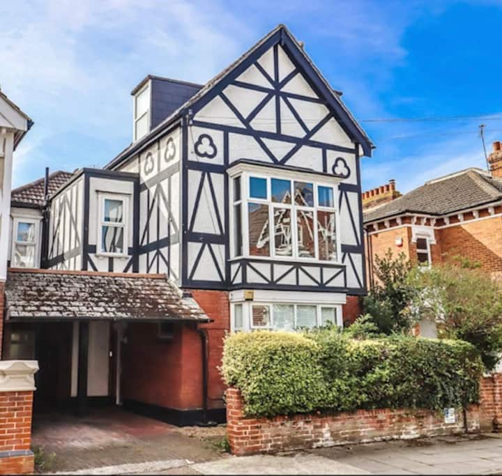 Spacious Flat 8 Mins Walk To Beach Free Parking - Portsmouth