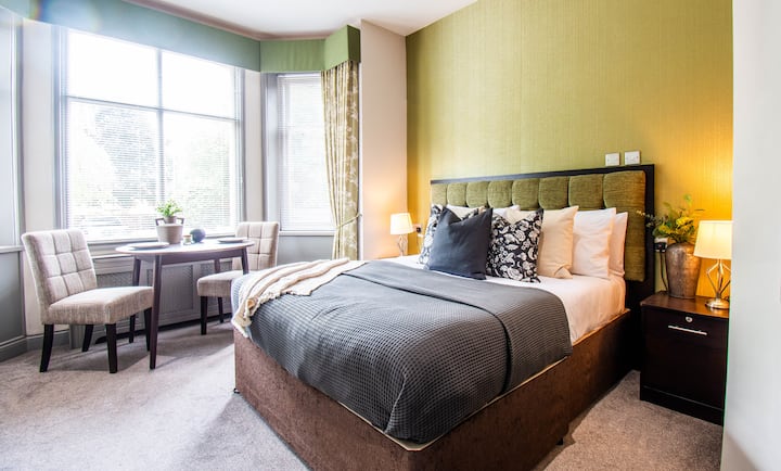 Work Or Relax; Studio W/ Free Parking & Gym Access - Yeovil