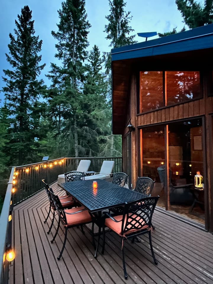 Cedar Shake Cabin, Garner Lake - Alberta