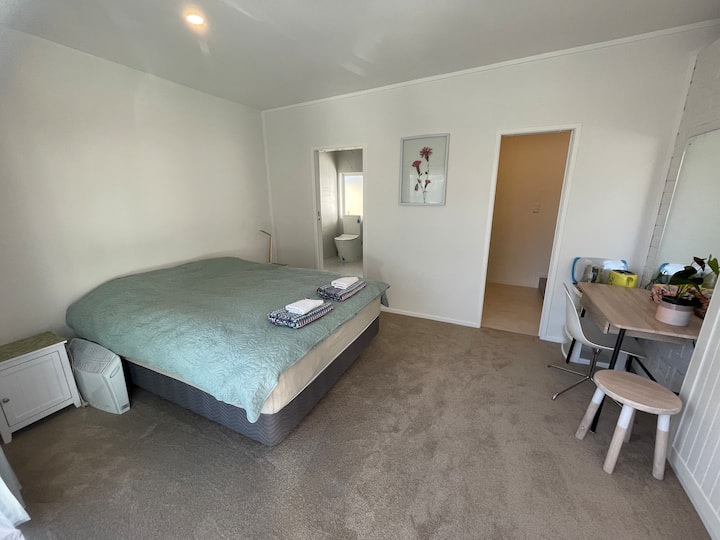 Self-contained Flat In Ellerslie - Auckland