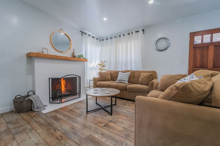 White Heaven House - 3br 1b - Sleeps 6 - Compton, CA