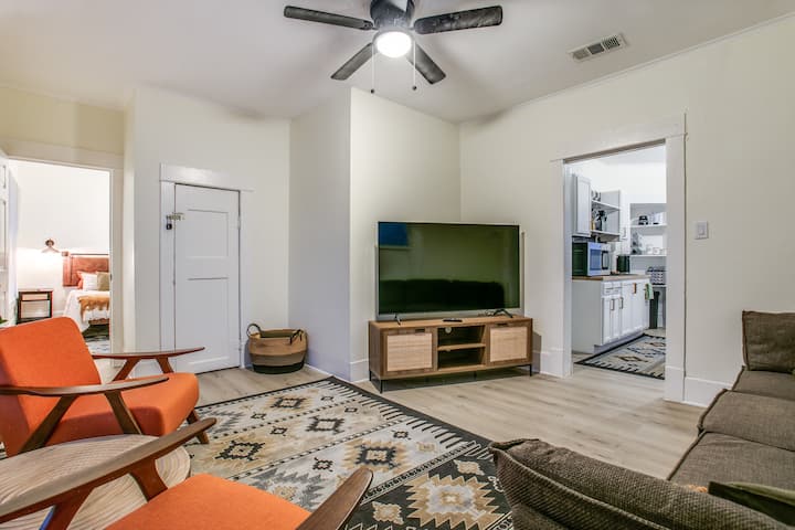 6 Bedrooms | 3 Miles To Downtown - Fort Worth, TX