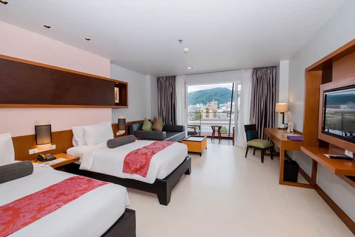 Ashlee Hub ; Deluxe Twin Bed (Only Room) - Patong Beach