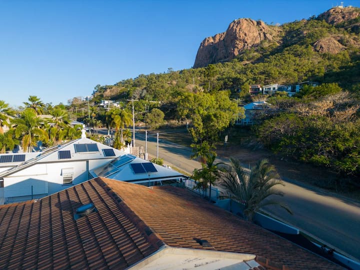 2brm Unit Near Strand & Cbd - Townsville