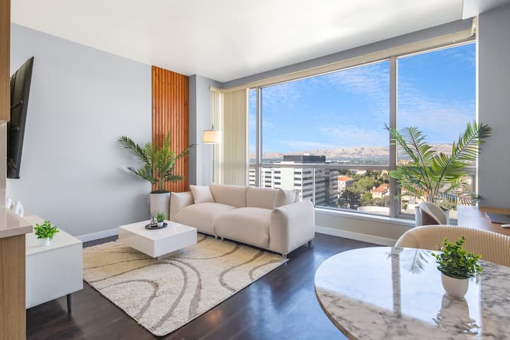 Luxury High-rise In Dt Sj | Fast Wi-fi, Gym, Pool - Santa Clara, CA