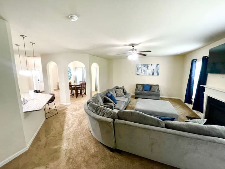 Spacious Home, Patio, Yard, Wifi, Near Speedway - Hampton, GA