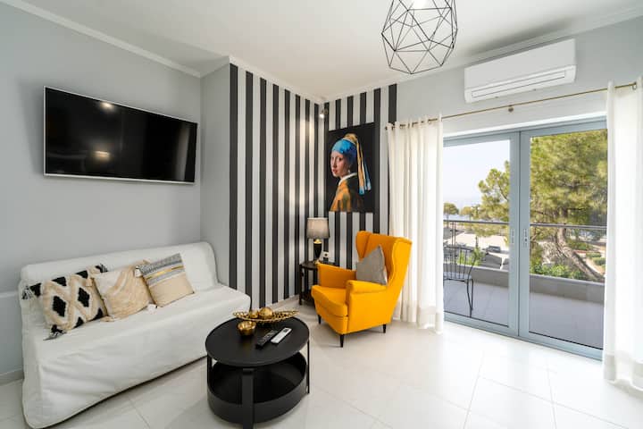 Byron Luxury Apartments A4 -Park & Sea View - Эйон