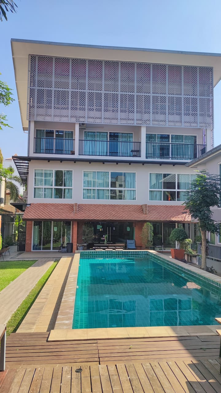 10  Rooms Pratamnak Villa Near Walking - Pattaya City