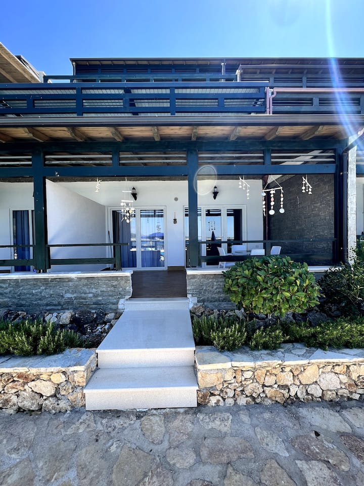 Cozy Two Bedroom Apartment Pool Access - Vlora