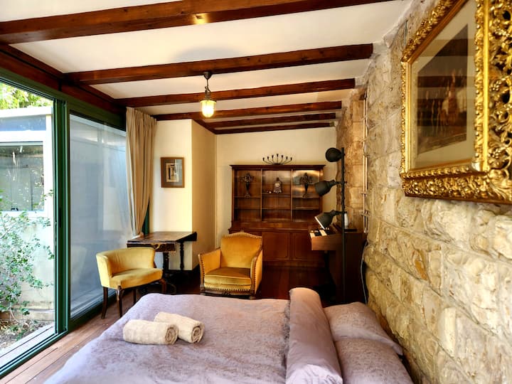 Staying At The Magic Garden In The German Colony - エルサレム