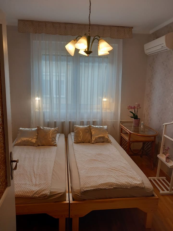 Cosy House, 2 Bedrooms, Up To 4 People - Székesfehérvár