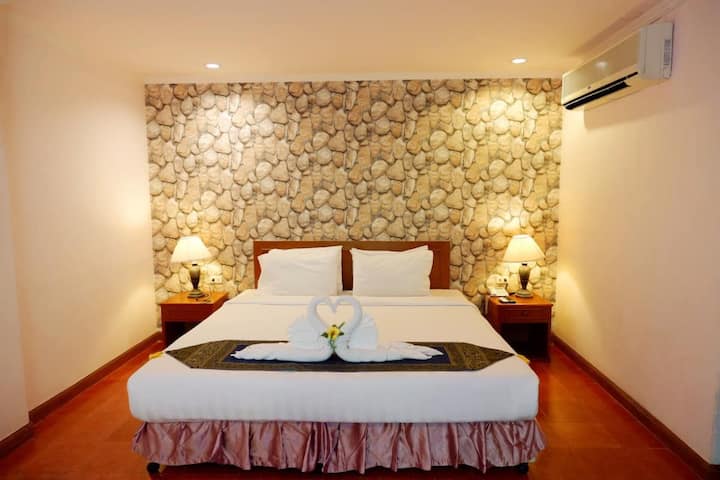 4 Bedroom Apartment Near Patong Beach(8-10persons) - Patong