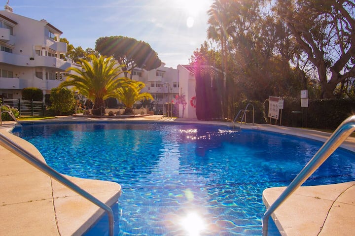 Pinos: Serene 2bd W/pool, Views & Walk To Beach - Calahonda