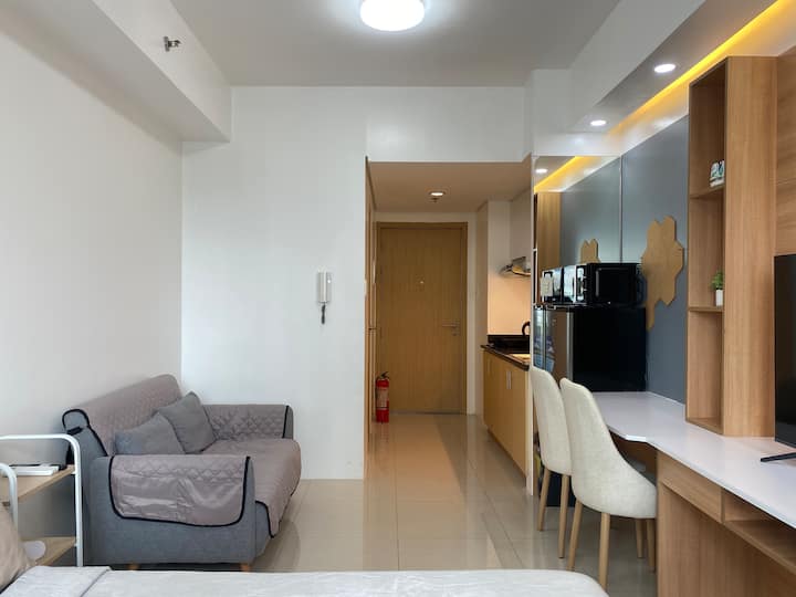 Kit&jen'ssuites@d'grassres - Quezon City
