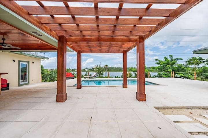 Lake End Hideaway - Nassau