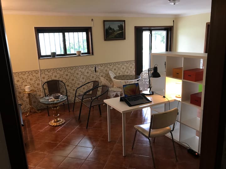 Suíte In Basement B&b Ac Wi-fi Netflix - Braga