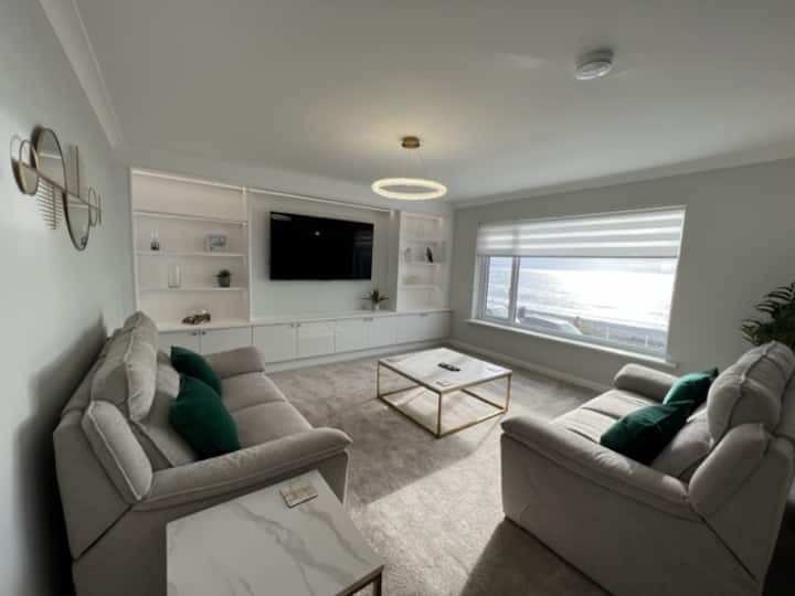 Luxury Sea View Apartment (Flat 2) - Wales