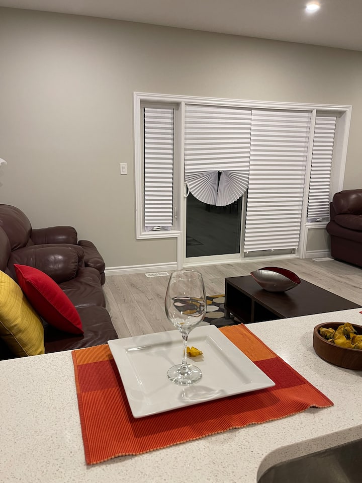 Beautiful 5 Bedroom Townhouse - 胡士托