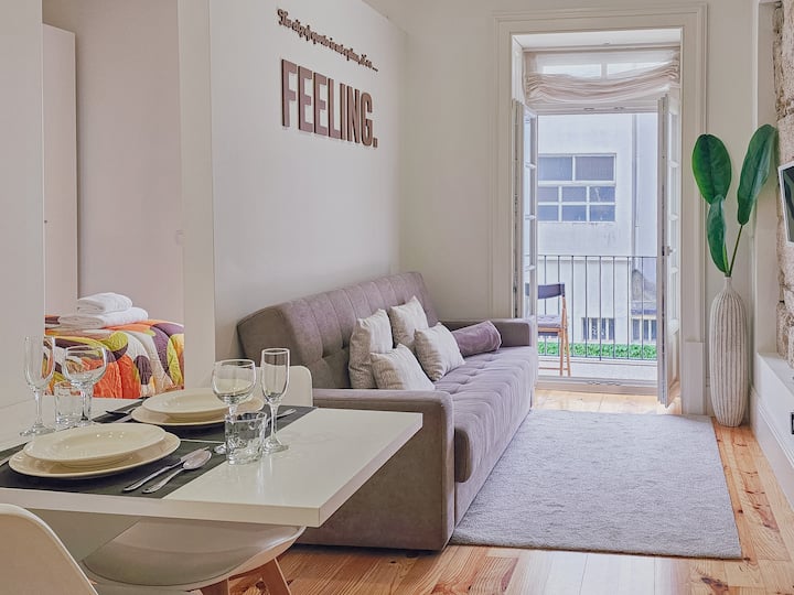 Loft W. Private Balcony And Ac Few Steps To River - Maia
