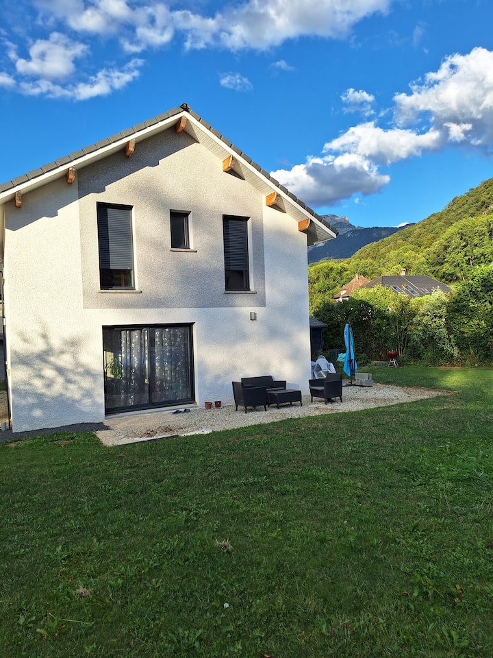 Maison Proche Lac D'annecy - Lathuile