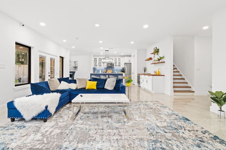 *Modern Family Friendly 5 Br In Dallas W Lounge* - ダラス