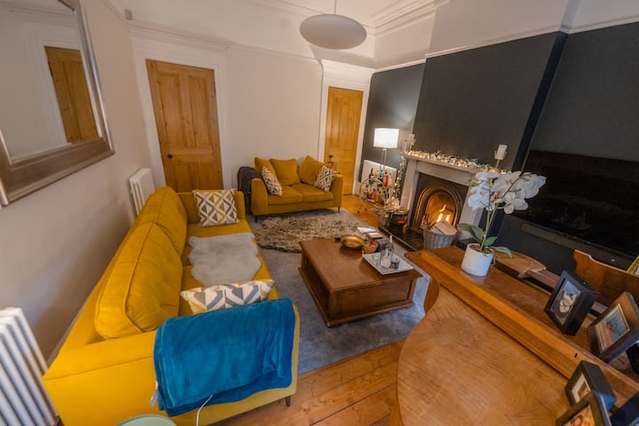 Delightful West End Private Room - Glasgow