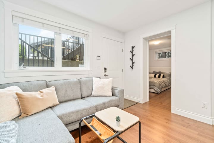 3 Br Family Friendly Lower Level Suite With Ac - Vancouver