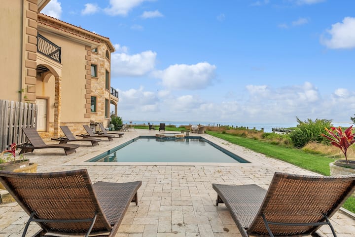 Hamptons Romantic Waterfront Queen Suite - Westhampton, NY