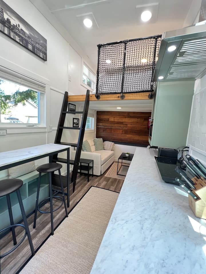 Charming Tiny Home In Garden Home - Portland, OR