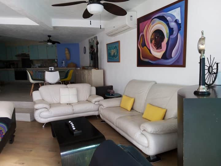 Casa Azul En La Orilla Del Lago Tequesquitengo - Tequesquitengo