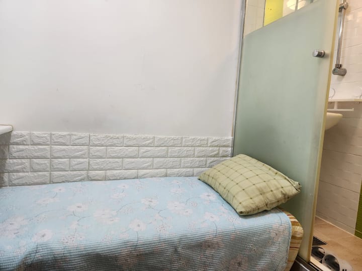 Shinchon & Hongdae Shower Mini Room - Seoul
