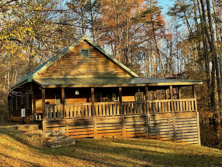 Rustic Cabin Tucked In Woods - Pickens, SC