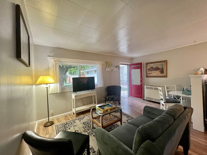 A Cozy Cottage - Washoe Lake State Park, New Washoe City