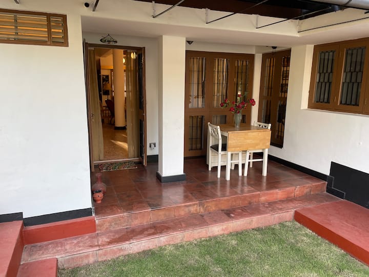 Ladies/ Wedding Family, Welcome Home! - Kochi, India