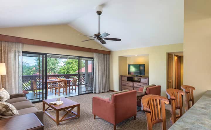 *Nostalgic Hawaiian Resort* 2 Bedroom Deluxe Suite - Kailua-Kona, HI