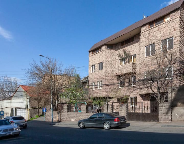 House Close To Center With Pool & Sauna - Jerewan