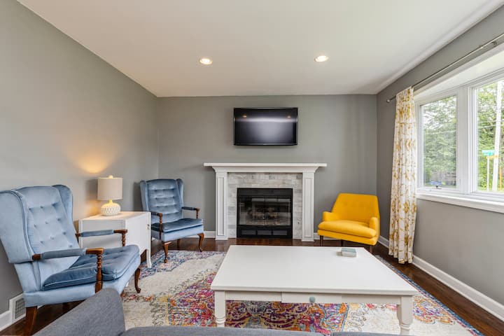 Modern 3-bed,2-bath Retreat - Des Moines